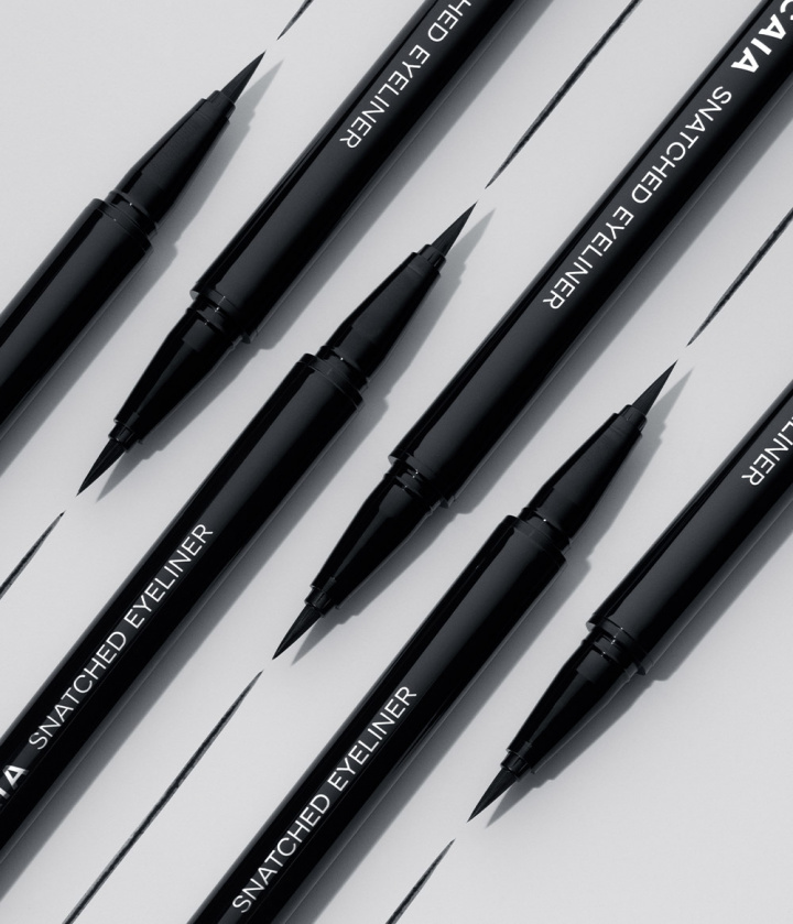 SNATCHED EYELINER